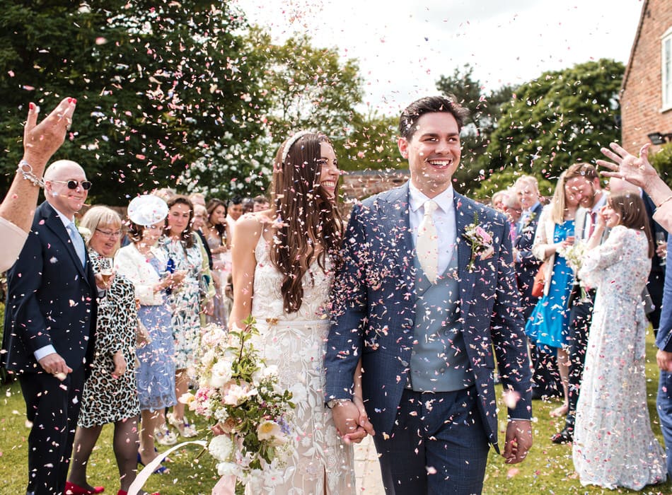 What Confetti is Best for Photos : Jo Hastings Photography